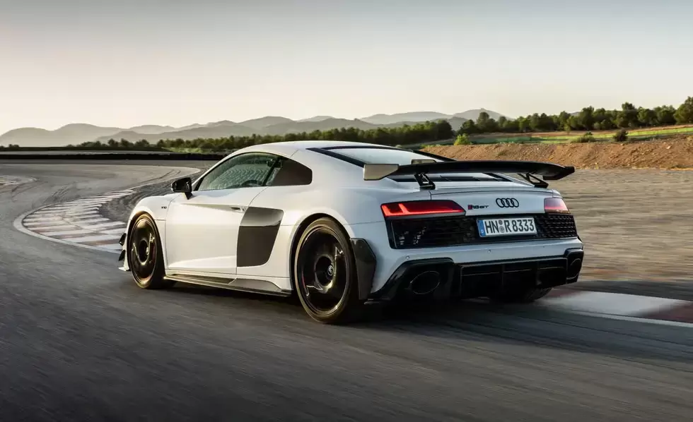 Audi R8 2027: A Hybrid Supercar Based on Lamborghini Temerario | YallaMotor